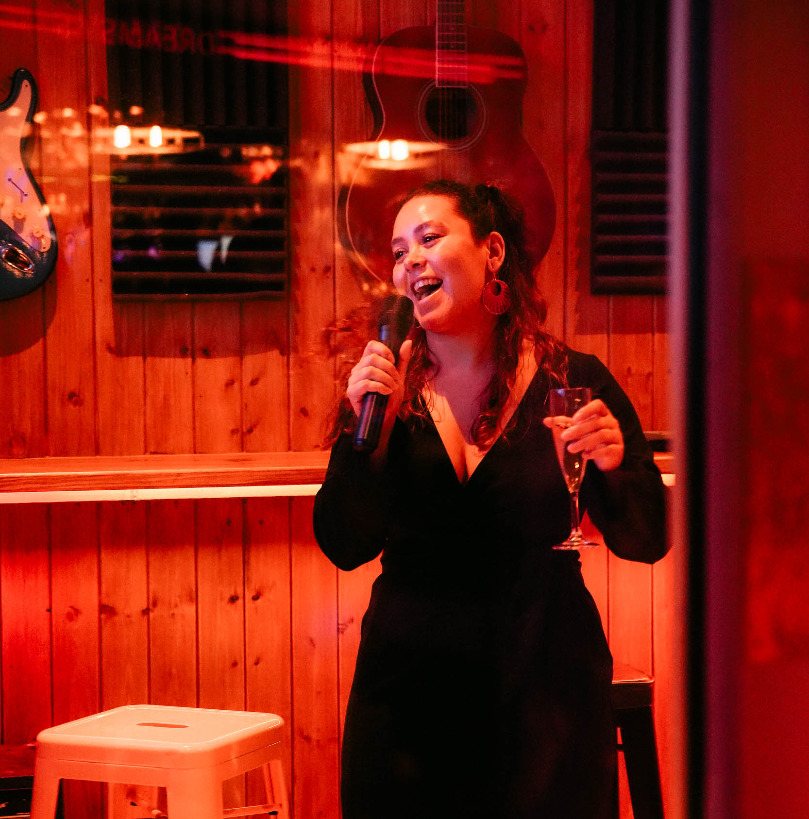 Simmons Bars | Bottomless Karaoke - Simmons Bar